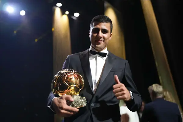 Rodri sends heartwarming messages to girlfriend Laura and Manchester ...