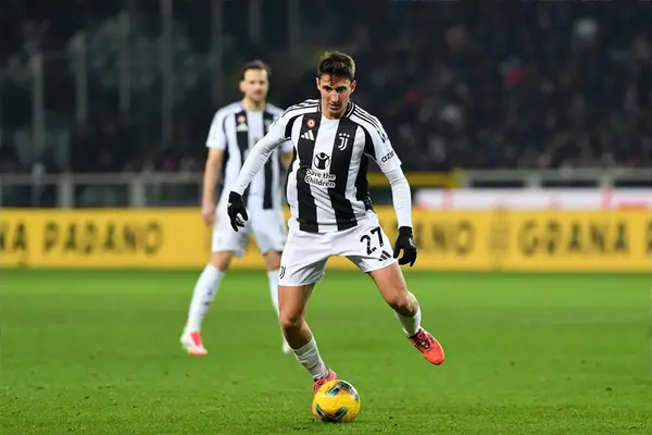 Manchester City want to sign Juventus left-back ‘immediately’ - Only a ...