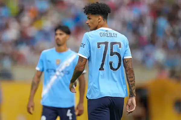 Nico O’Reilly commits long-term future to Manchester City with contract extension