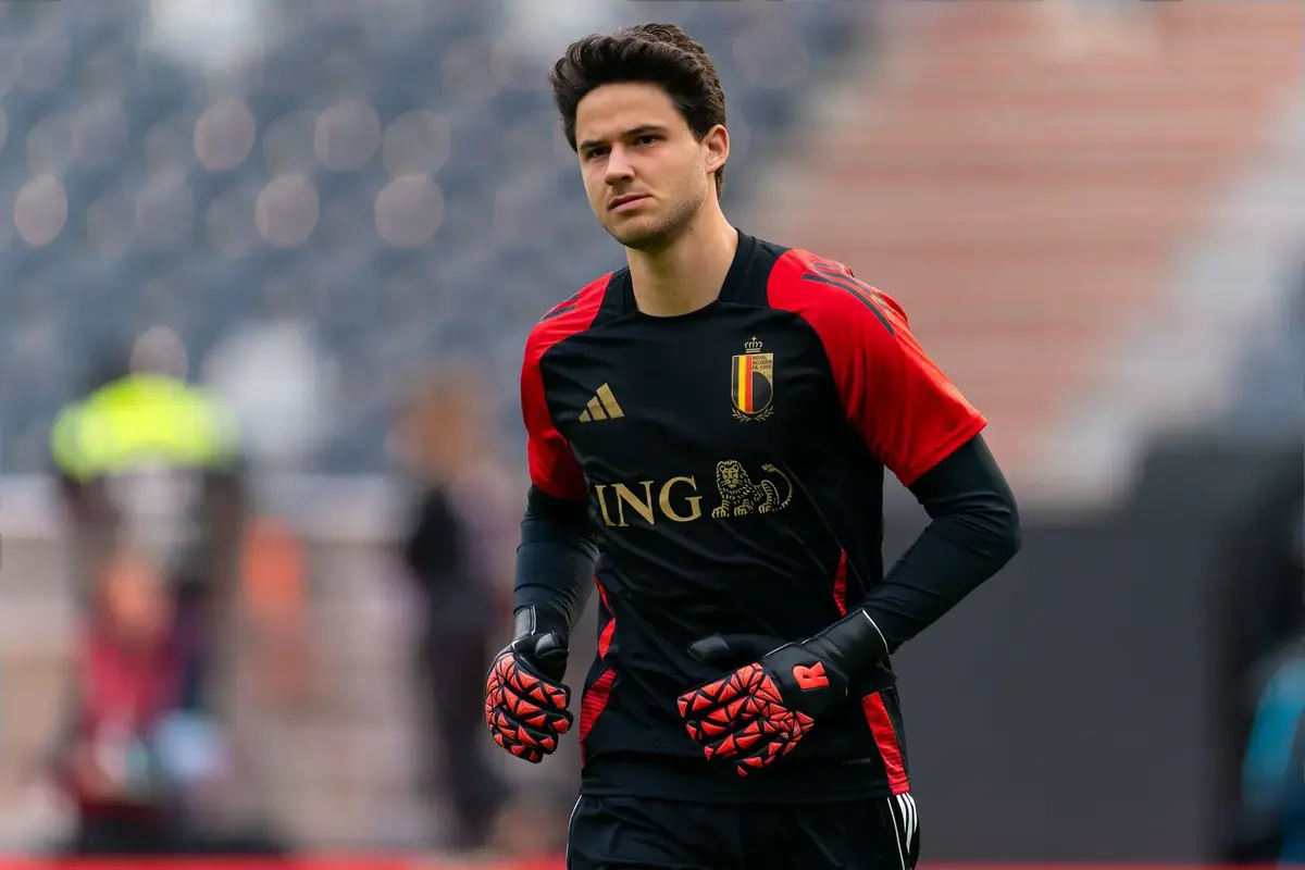 Fabrizio Romano clarifies Manchester City talk around Senne Lammens as ...