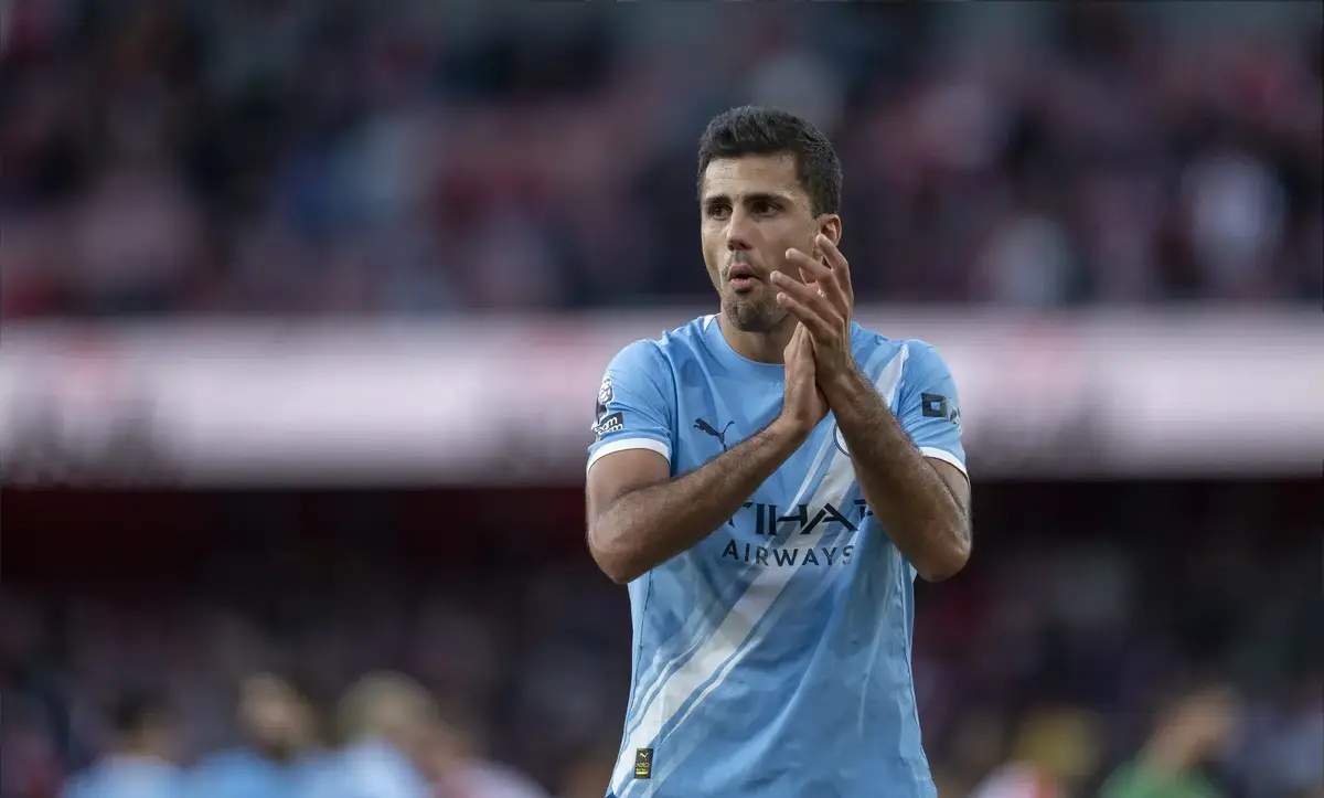 Rodri’s concerning knee complaint revealed by Pep Guardiola in worrying ...