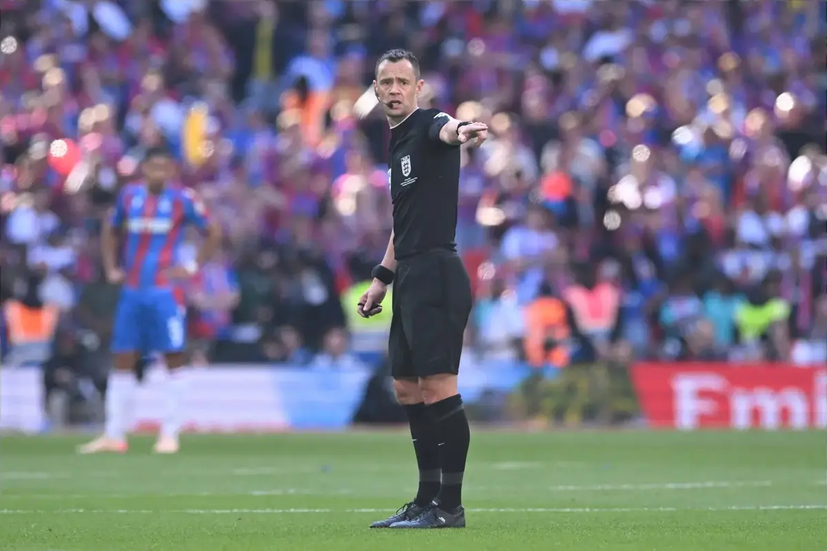 Match Officials: Stuart Attwell to referee Arsenal vs Manchester City