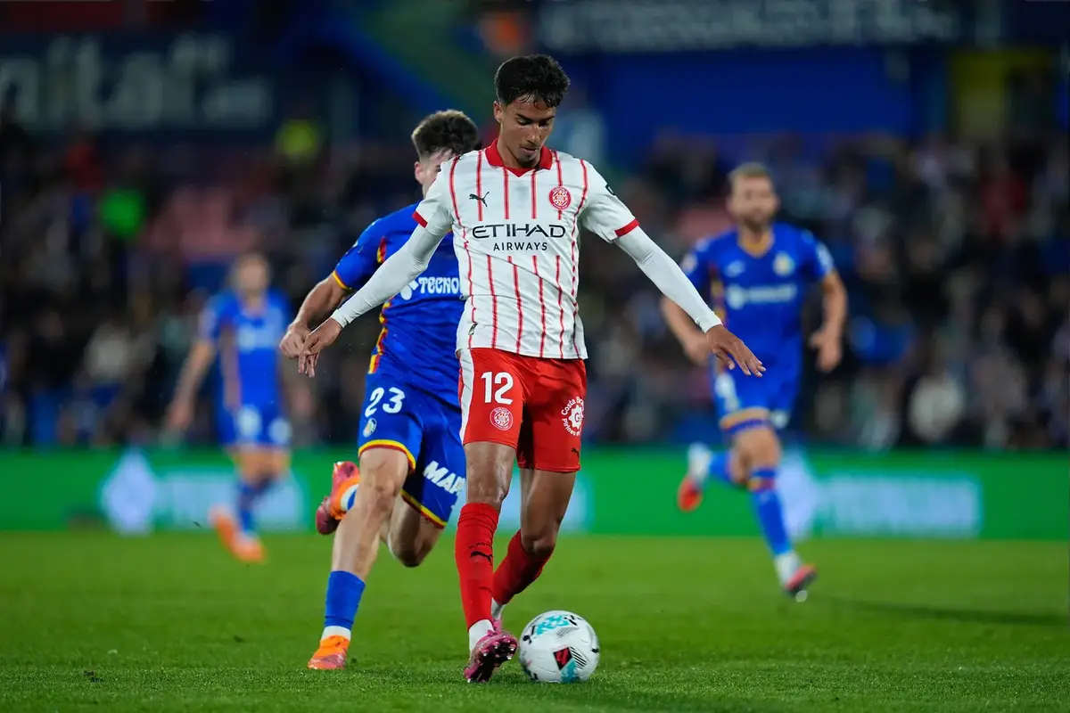 Vitor Reis’ Manchester City future outlined as John Stones contract and ...
